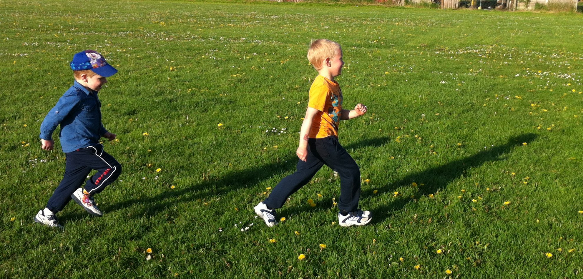 Boys being competitive | Pinkoddy's Blog