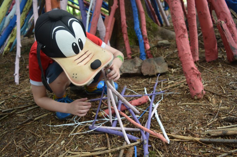 Rainbow Den Building Day at the Forest of Dean Sculpture Trail ...