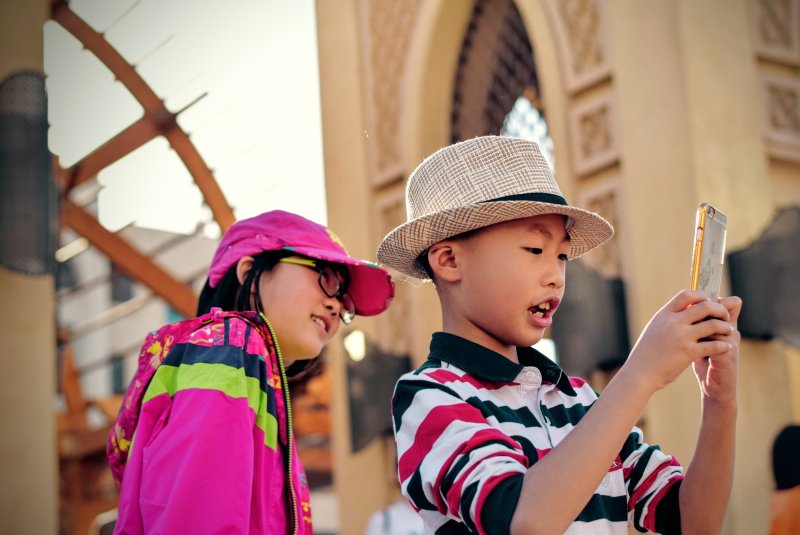 Children Mobile Safety | Pinkoddy's Blog