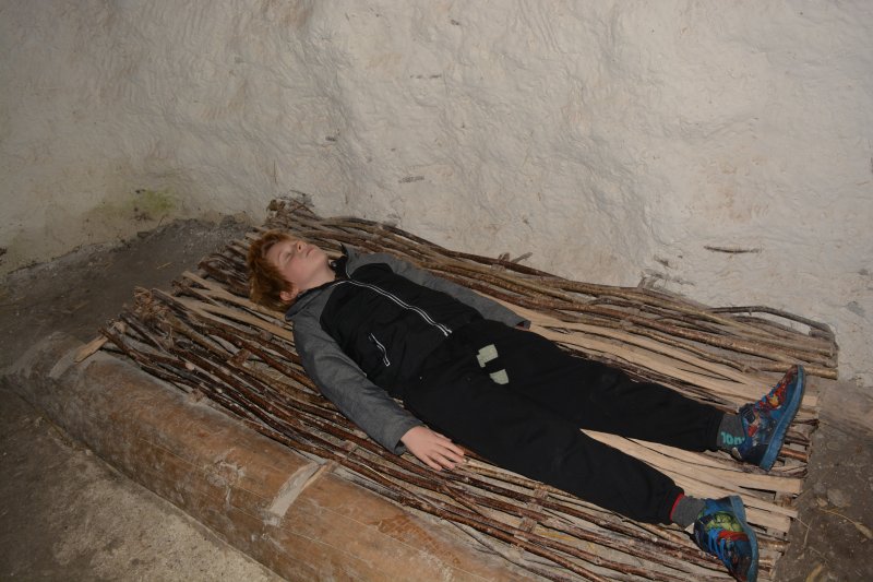 bed in Neolithic Houses | Pinkoddy's Blog